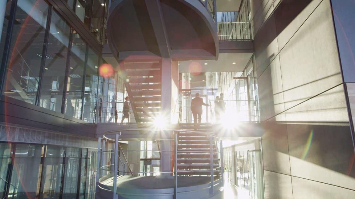 Asset management career paths in real estate: where to start - Glion